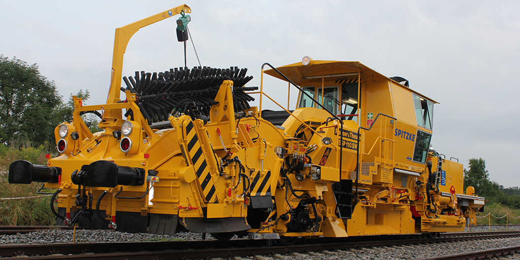 Ballast spreading & profiling machine SSP 110 SW (400 kW/235 kW) | SPITZKE