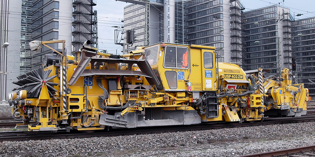 Ballast spreading, reballasting & profiling machine USP 403 ZW | SPITZKE